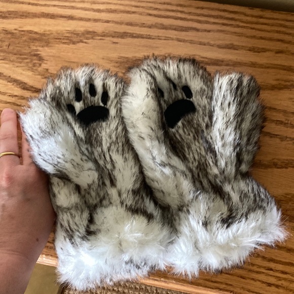 Finland | Accessories | Nwot From Finland Mittens | Poshmark